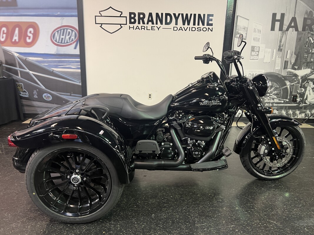 2023 Harley-Davidson® Freewheeler® Vivid Black FLRT | Electric City ...