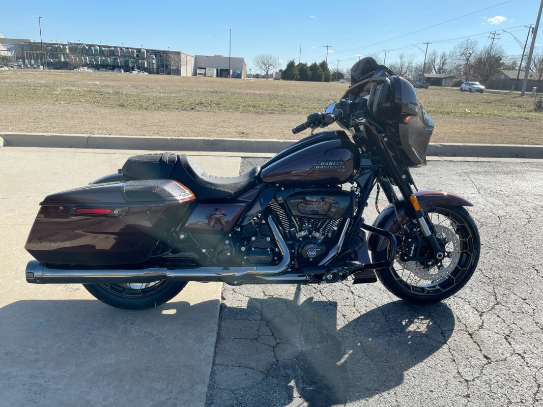 CVO™ Street Glide® | Dallas Harley-Davidson®, Garland