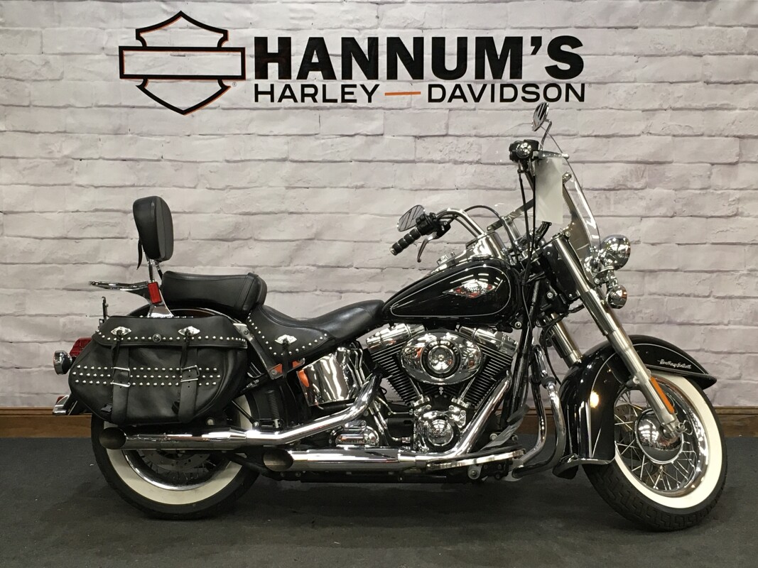 2015 Harley-Davidson® Heritage Softail® Classic Black FLSTC | Liberty ...