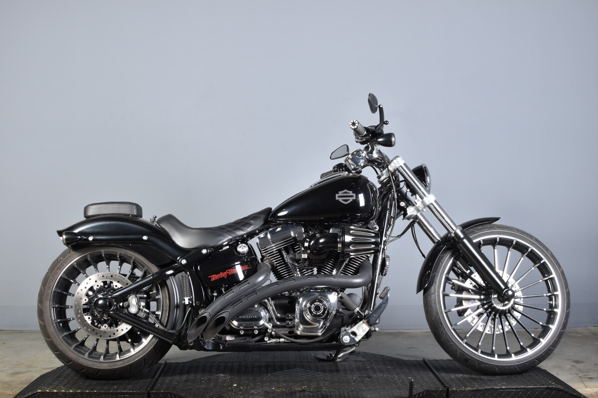 Breakout® 114 | Patriot Harley-Davidson®