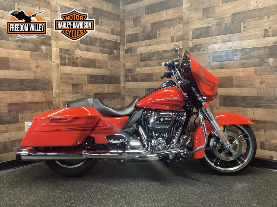 2017 Harley-Davidson® Street Glide® Custom Colour Laguna Orange ...