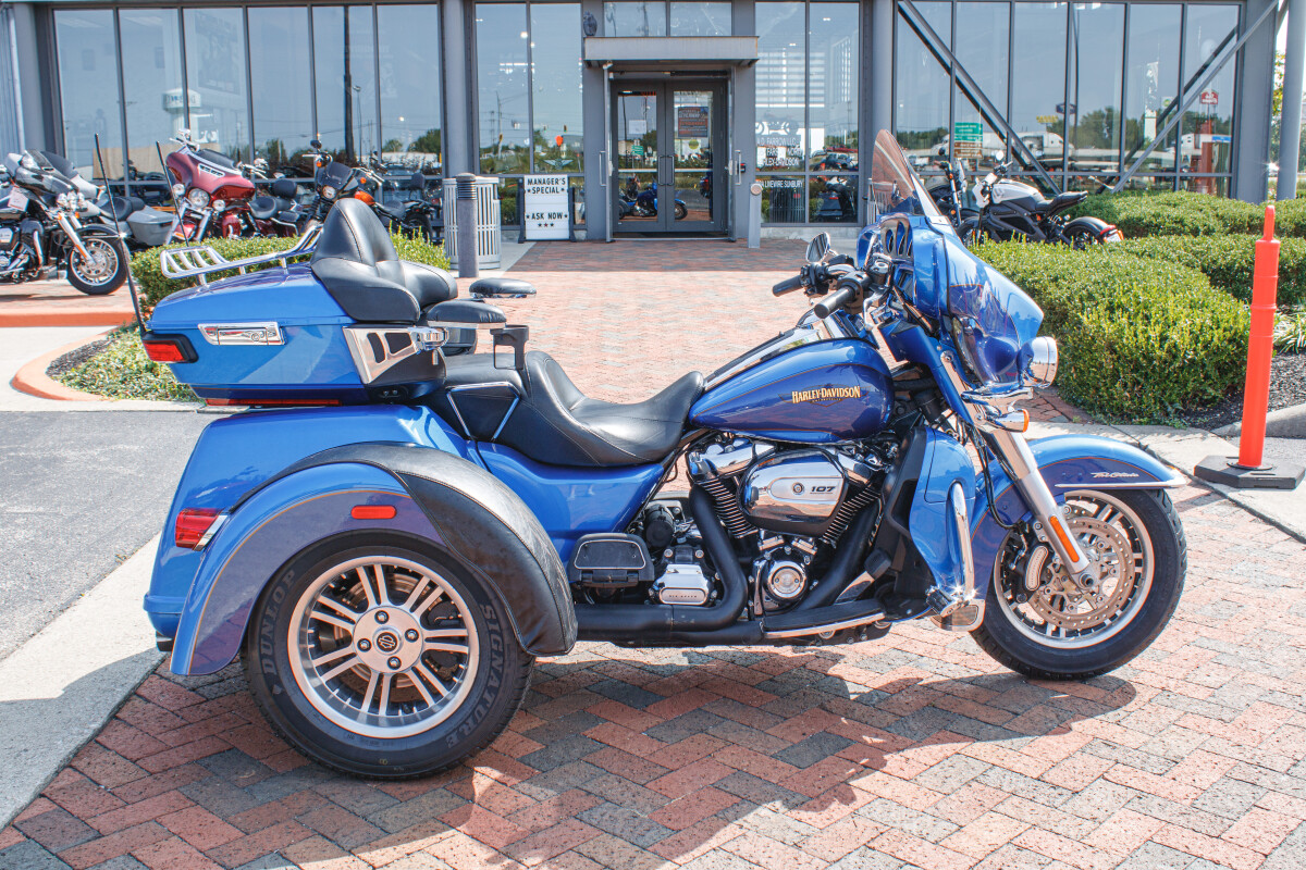Used 2017 Harley-Davidson Tri Glide Ultra Trike FLHTCUTG For Sale In ...
