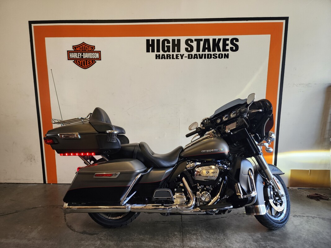 2018 Harley-Davidson® Ultra Limited Industrial Gray Denim/Black Denim FLHTK | CinCity Harley ...