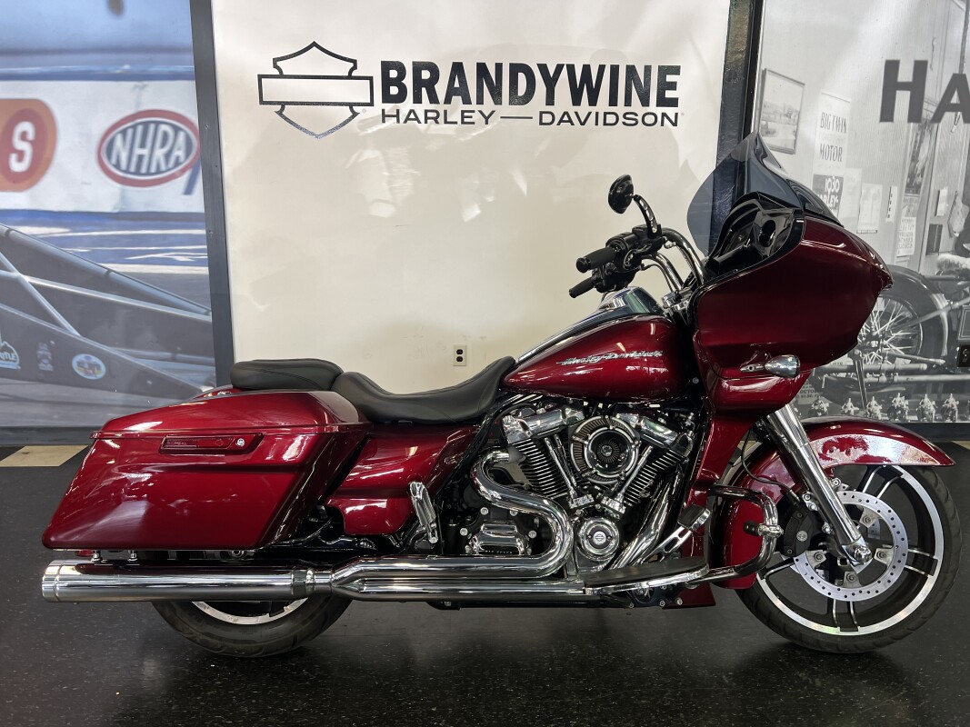 2017 Harley-Davidson® Road Glide® Special Velocity Red Sunglo FLTRXS ...