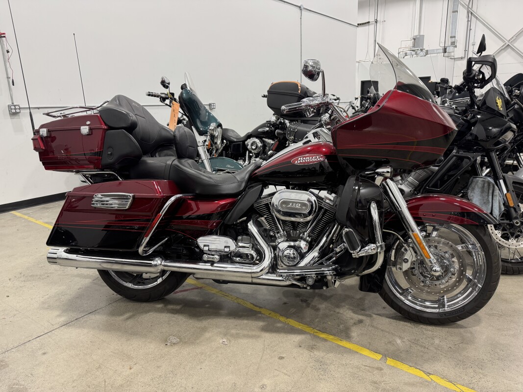 CVO Screamin'Eagle Road Glide Ultra | PFAFF HARLEY-DAVIDSON®