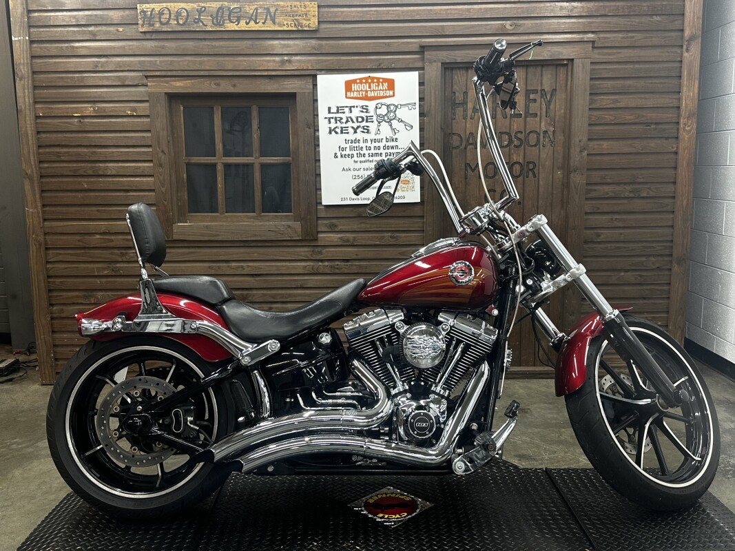 2016 Harley-Davidson Breakout® | Wrecking Crew Harley-Davidson®