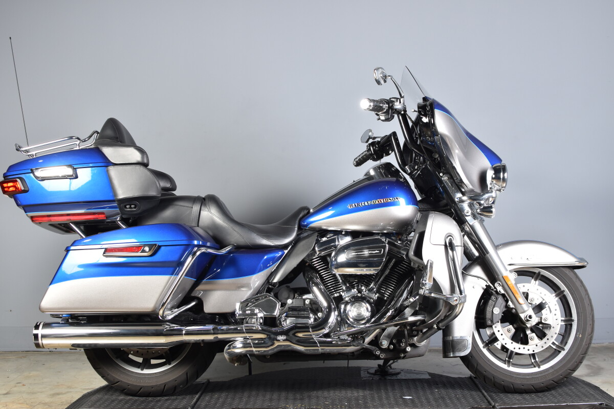 2017 Harley-Davidson® Ultra Limited FLHTK | Patriot Harley-Davidson®