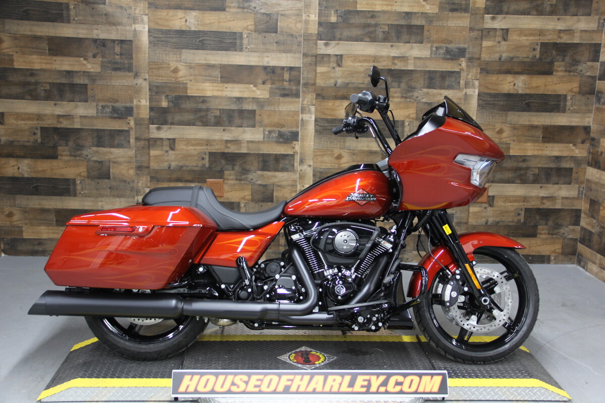 2025 Harley-Davidson® Road Glide® Whiskey Firestorm - Black Finish ...