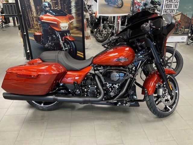 Harley-Davidson® Street Glide® 2025 FLHX Whiskey Firestorm - Black ...