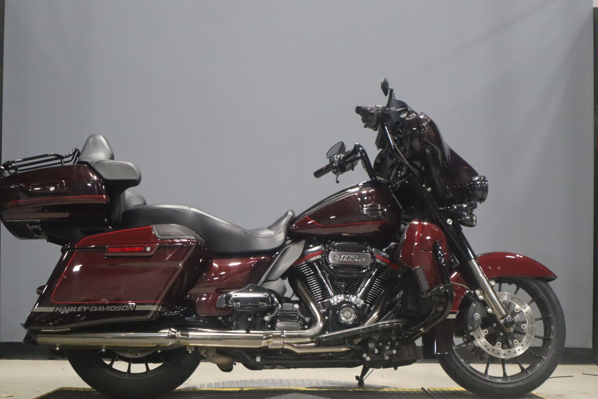 2019 Harley-Davidson® CVO™ Street Glide® FLHXSE | Atlanta Harley-Davidson®