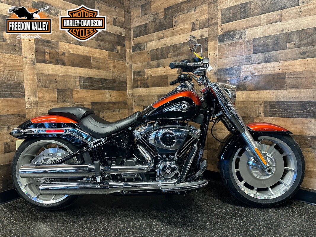 2025 Harley-Davidson® Fat Boy® Whiskey Fire / Vivid Black | Electric ...