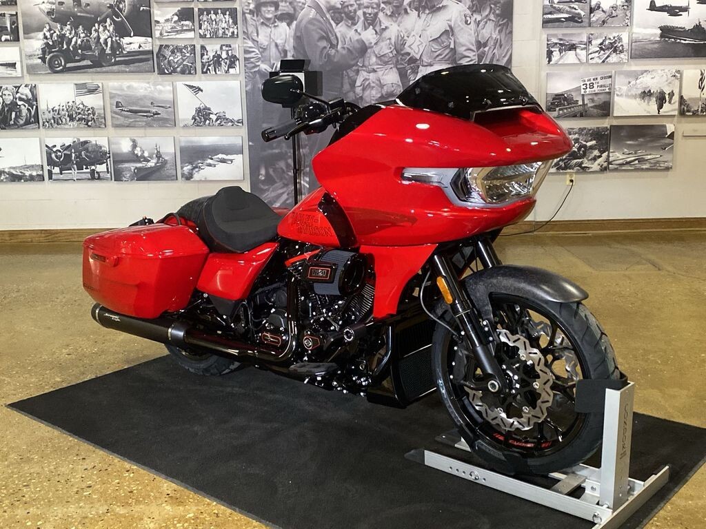 2025 Harley-Davidson® Road Glide® CVO™ ST RALLY RED | Milwaukee Harley ...