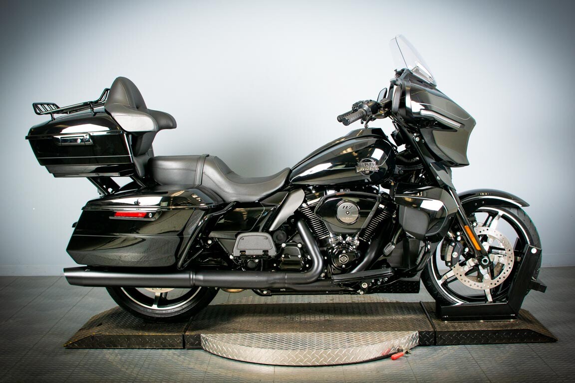 2025 Harley-Davidson® Street Glide® Ultra FLHXU | Avalanche Harley ...