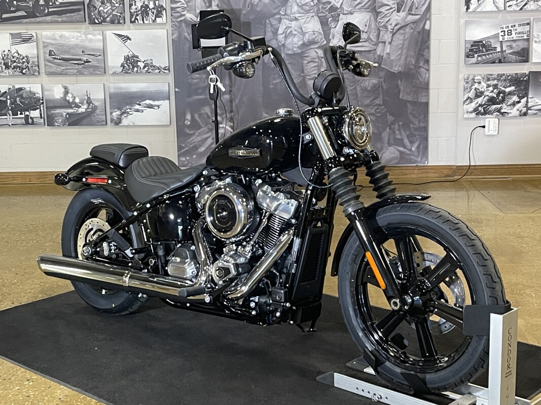 Street Bob® | Wild Fire Harley-Davidson