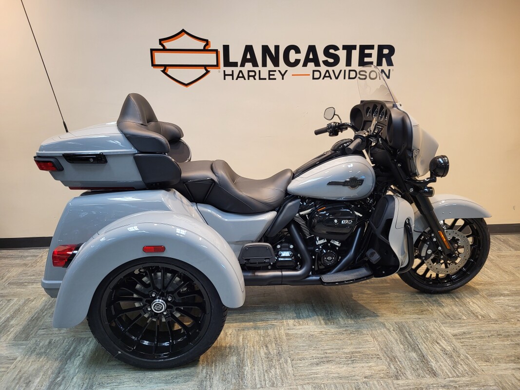 2025 Harley-Davidson® Tri Glide® Ultra Billiard Gray - Black Finish ...