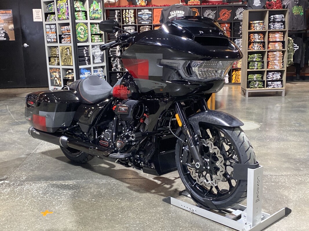 2025 Harley-Davidson® Road Glide® CVO™ ST HOT LAP | Chicago Harley-Davidson