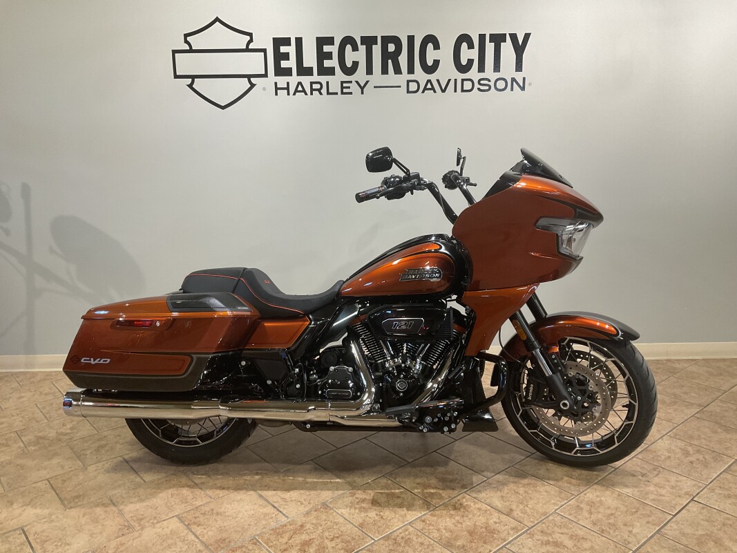 2023 Harley-Davidson®FLTRXSE CVO™ Road Glide® Whiskey Neat w/Raven ...