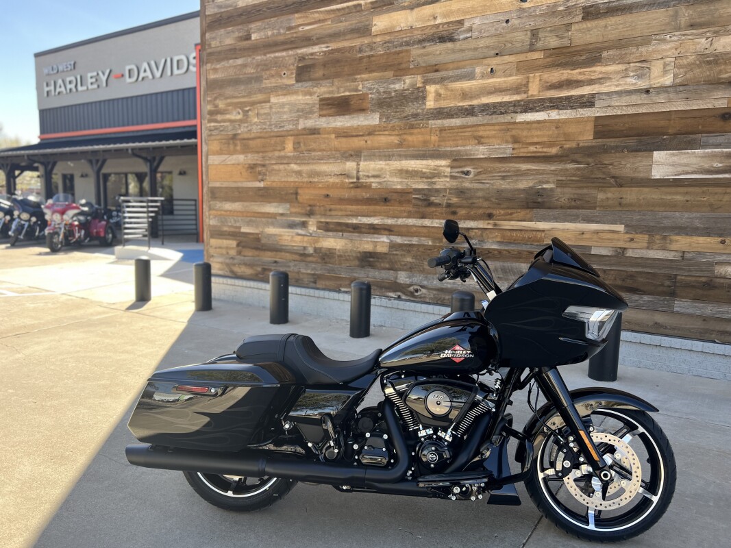 2025 Harley-Davidson® Road Glide® Midnight Firestorm - Black Finish | Wild West Harley-Davidson®