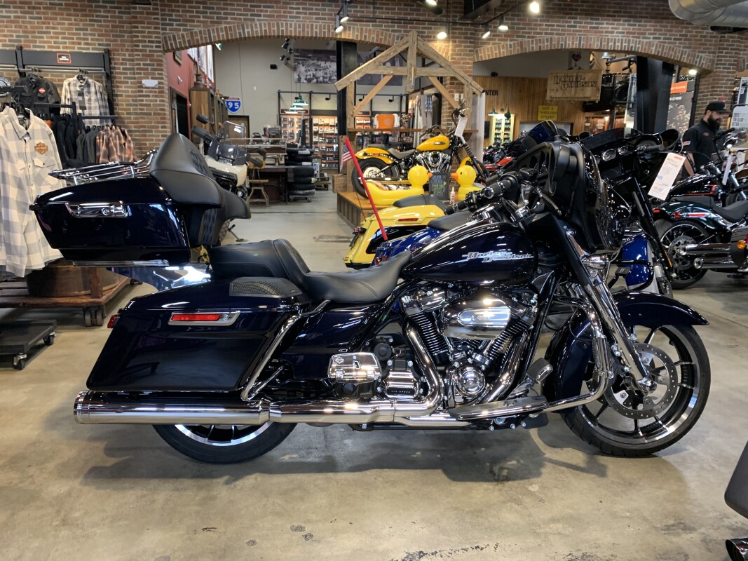 Harley-Davidson® Street Glide® 2020 FLHX Midnight Blue | Russ' Ocean ...