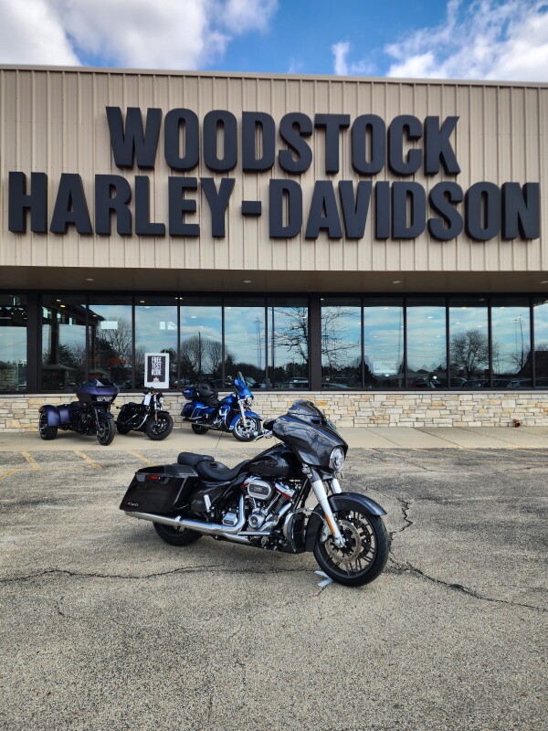 CVO™ Street Glide® | Lake Shore Harley-Davidson