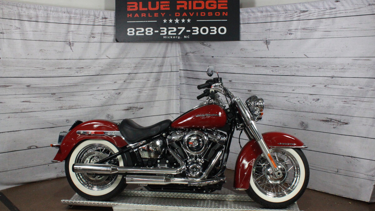 2020 Harley-Davidson® Deluxe Billiard Red/Vivid Black | Harley-Davidson ...