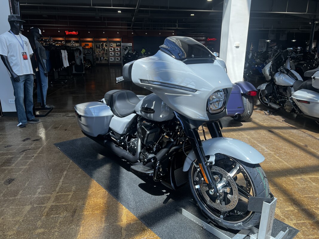 2025 Harley-Davidson® Street Glide™ | New Motorcycles For Sale | Villa ...