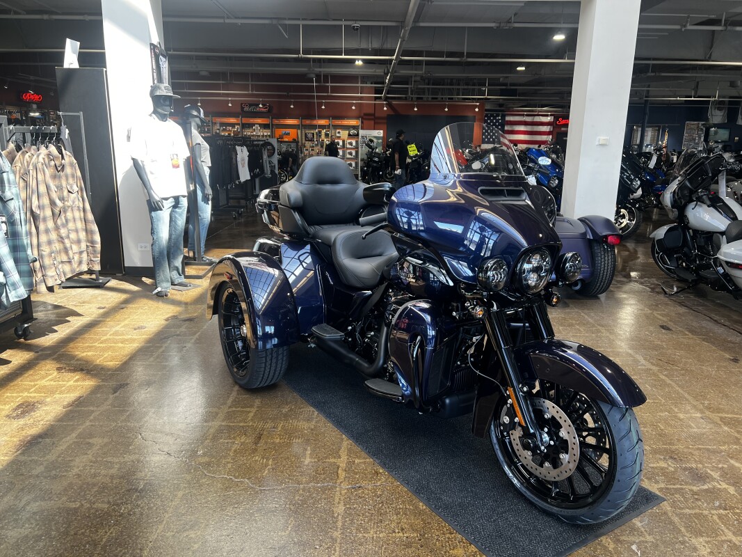 Tri Glide® Ultra | Lake Shore Harley-Davidson