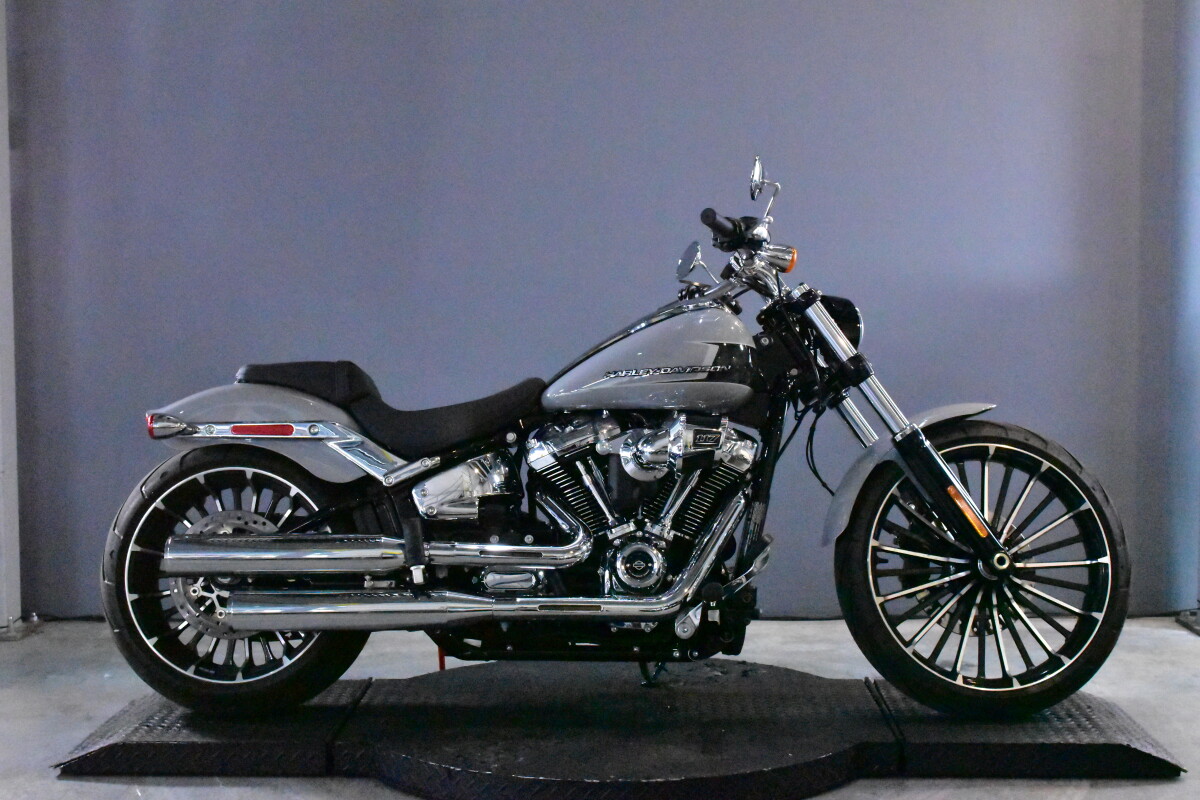 2024 Harley-Davidson® Breakout™ 117 FXBR | Rockstar Harley-Davidson®