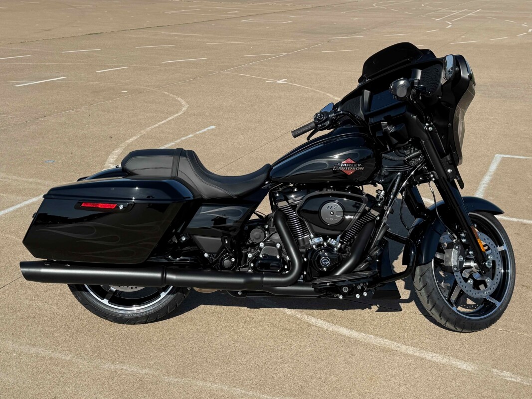 2025 Harley-Davidson® Street Glide™ Midnight Firestorm - Black Finish | Clinton Harley-Davidson®