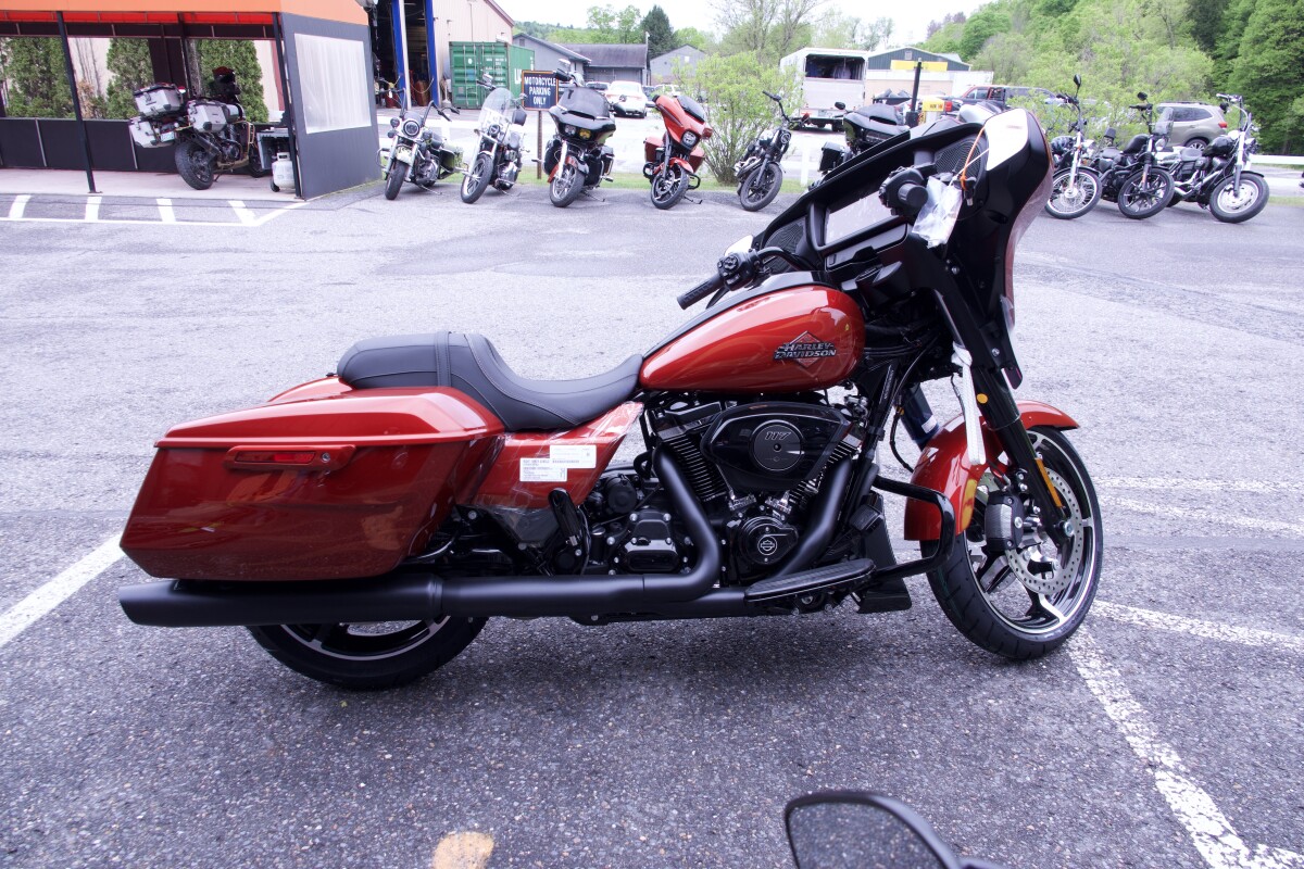 2025 HARLEY-DAVIDSON STREET GLIDE New Motorcycle FOR SALE | Barre VT ...