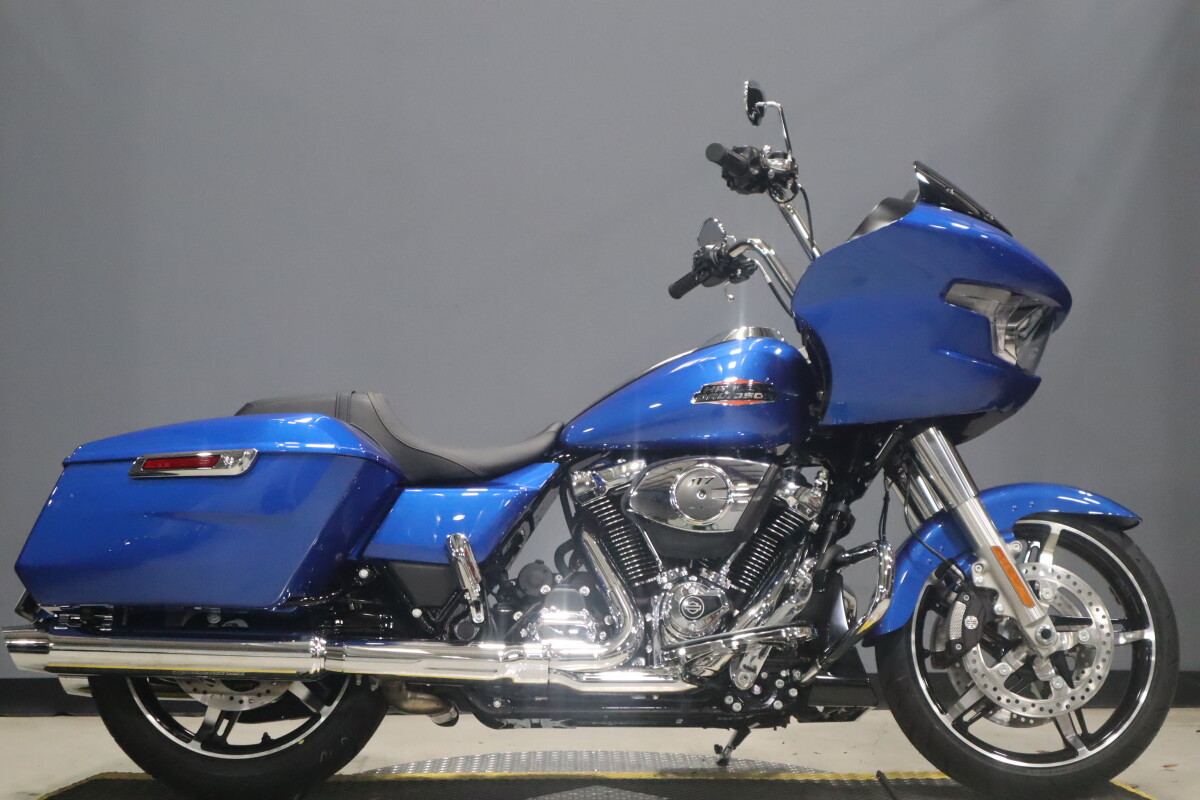 2025 Harley-Davidson® Road Glide™ FLTRX | Avalanche Harley-Davidson®