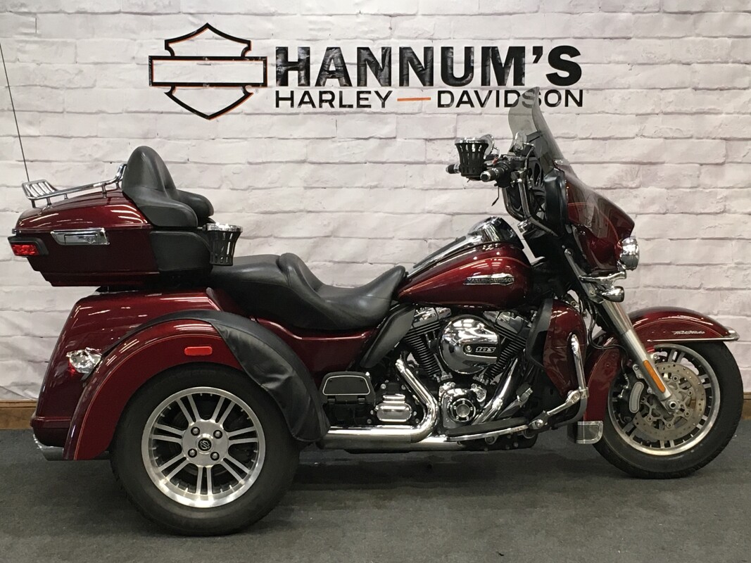 2016 Harley-Davidson® Tri Glide® Ultra Two-Tone Mysterious Red Sunglo ...