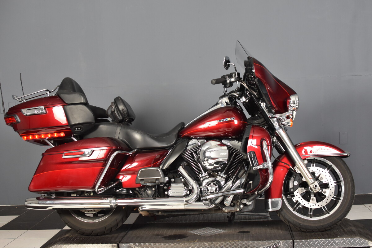 2016 Harley-Davidson® Ultra Limited FLHTK | Desert Wind Harley-Davidson®