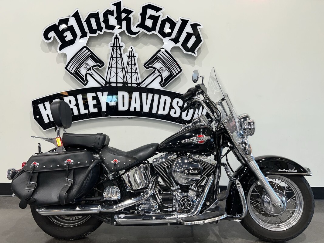 2017 Harley-Davidson® Heritage Softail® Classic FLSTC | Black Gold ...