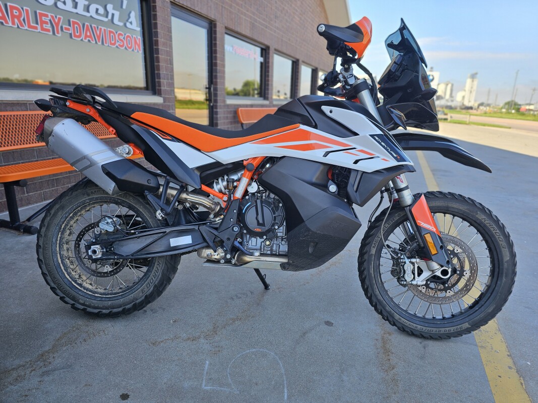 790 Adventure R | Roosters Harley-Davidson