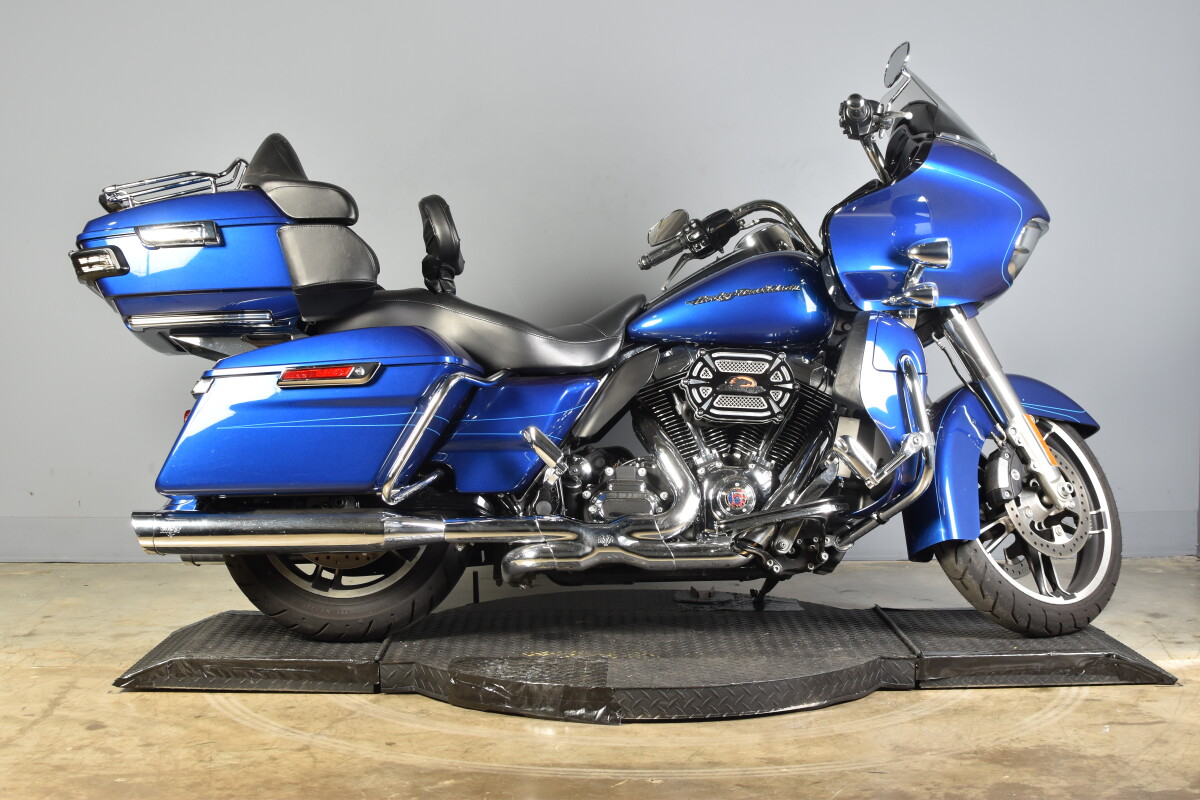 2015 Harley-Davidson® Road Glide® Special FLTRXS | Stars & Stripes ...
