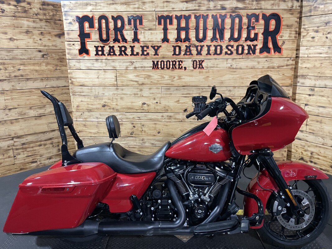 Road Glide® Special | Black Gold Harley-Davidson®