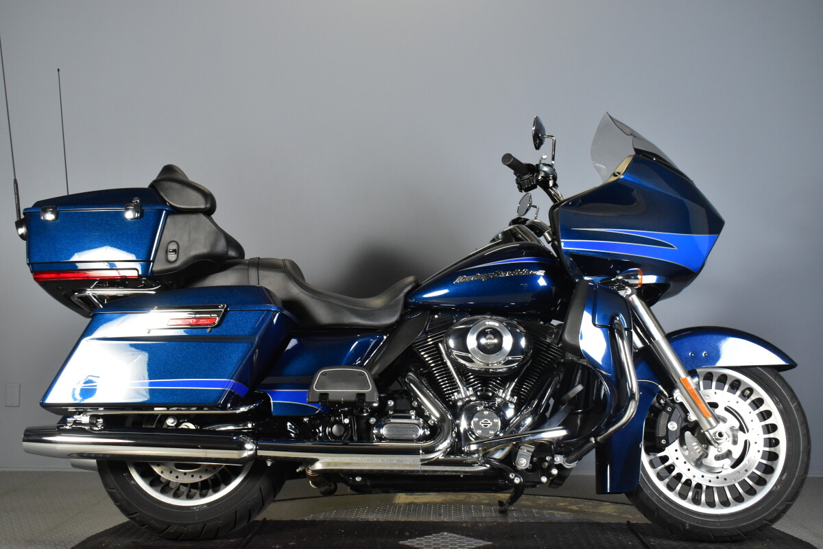 2013 Harley-Davidson® Road Glide® Ultra FLTRU | Volcano Harley-Davidson®