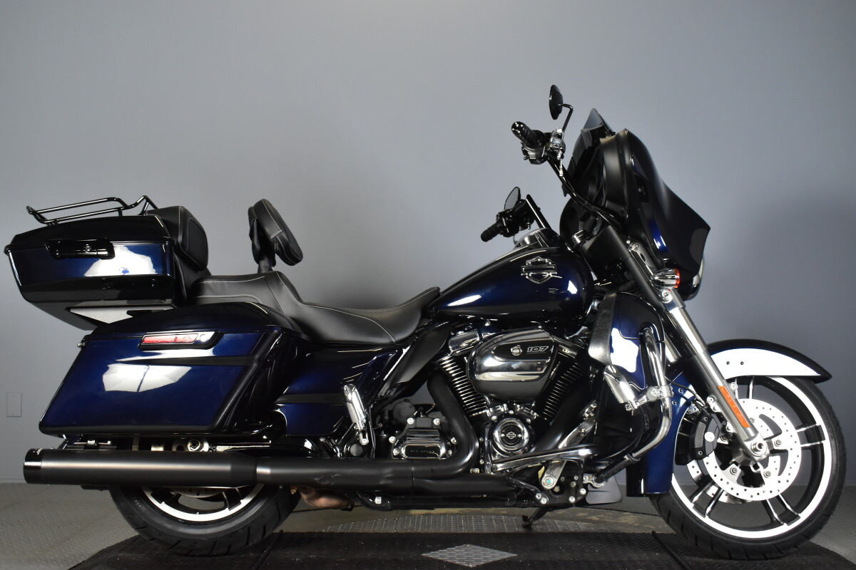 2019 Harley-Davidson® Street Glide® FLHX | Volcano Harley-Davidson®