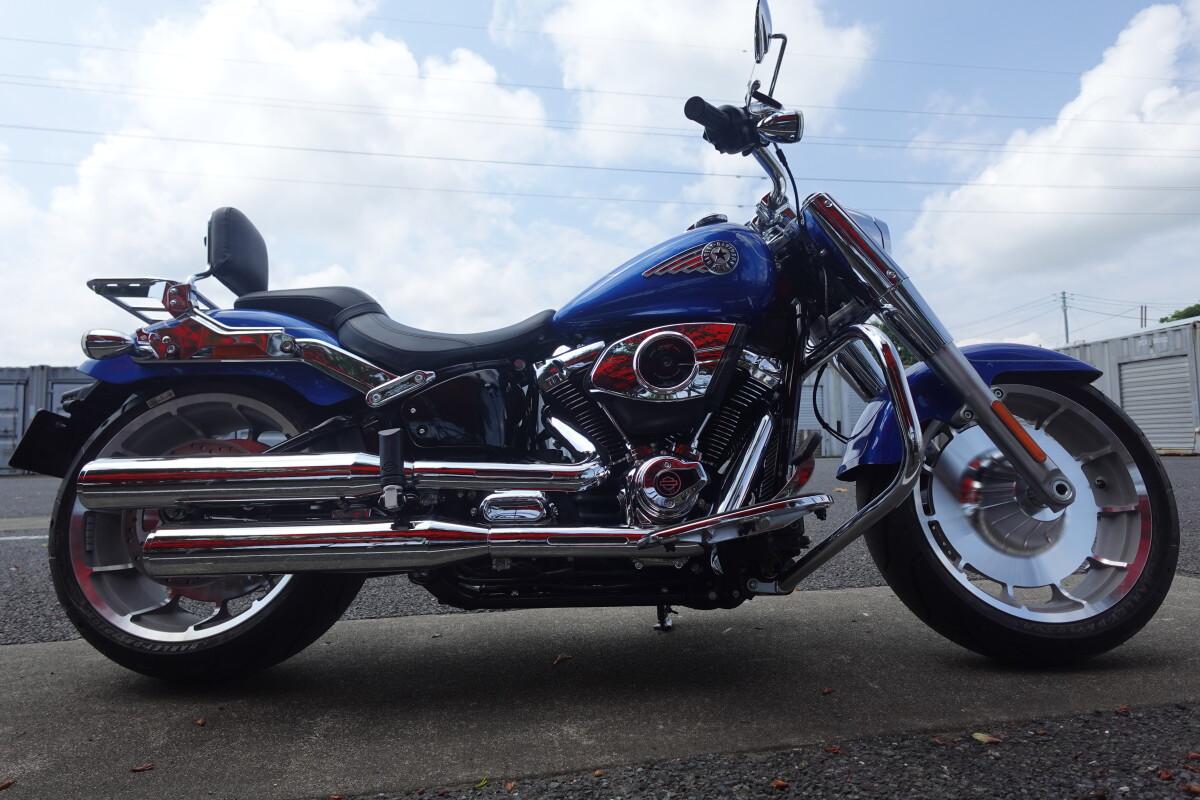 2025 Harley-Davidson® Fat Boy® Blue Burst | Harley-Davidson® テラカド