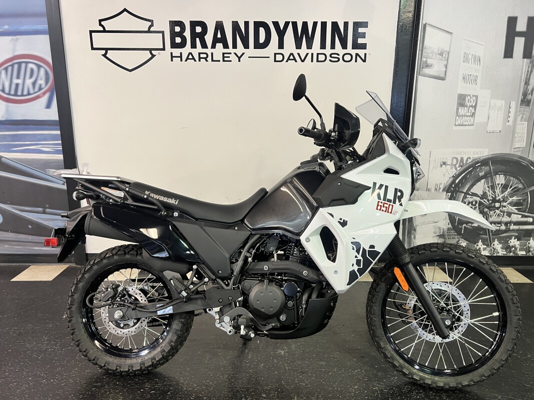 2025 Kawasaki KLR®650 Pearl Crystal White/Metallic Carbon Gray KLR650 ...